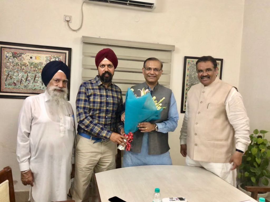 UK MP Tan Dhesi discusses Amritsar-London direct flights with Indian ...